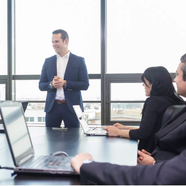 Société en Nom Collectif (SNC): caractéristiques et avantages