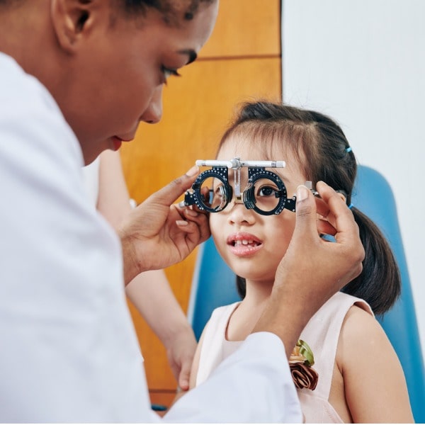 Devenir orthoptiste : choisir le bon statut juridique (2024)